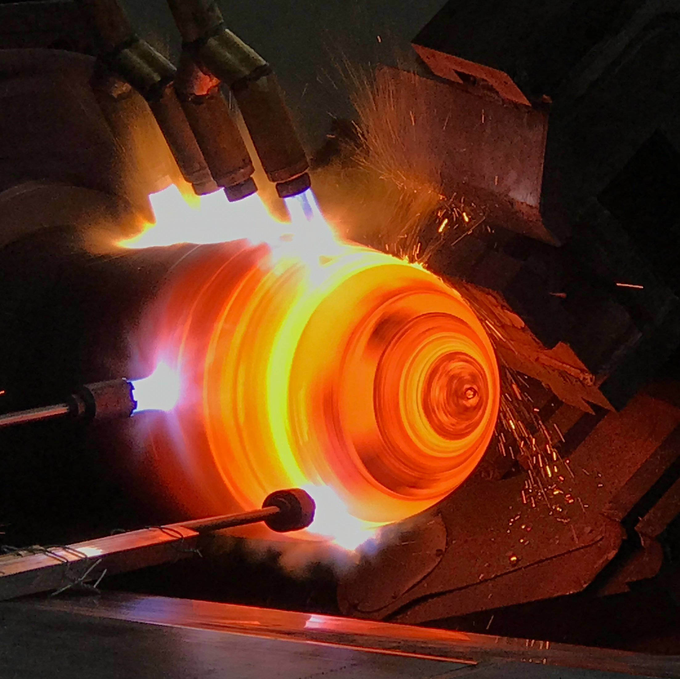 High Pressure Gas Cylinders Hot Spinning Machine