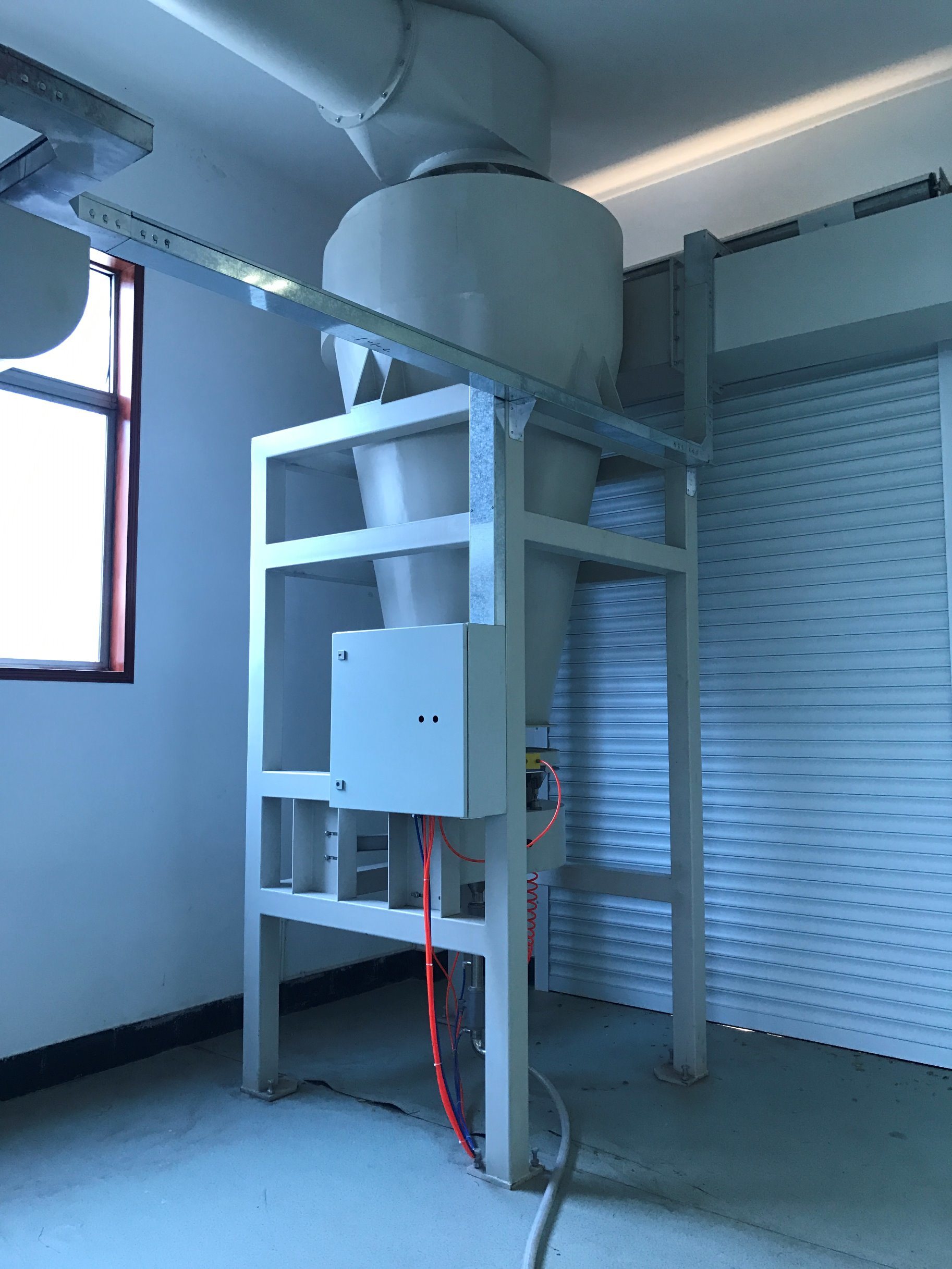 Automatic Spraying LPG Cylinder Surface Finishing Painting Machine