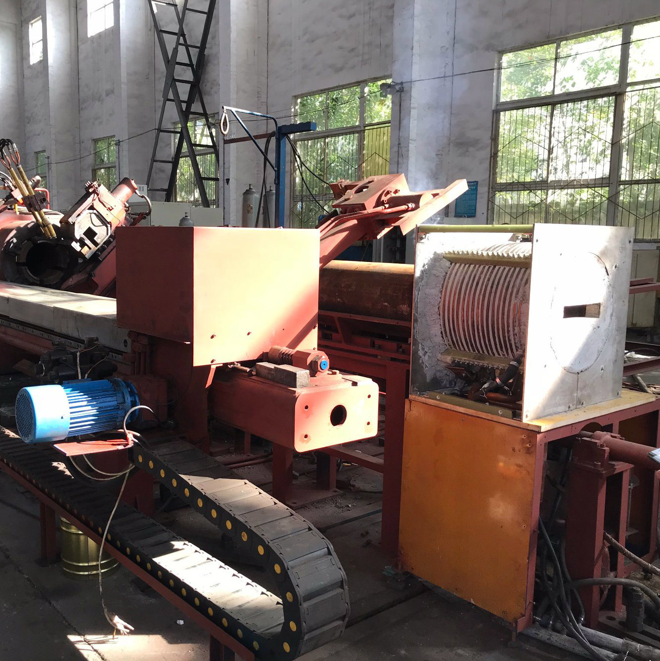 High Pressure Gas Cylinder Hot Spinning Machine