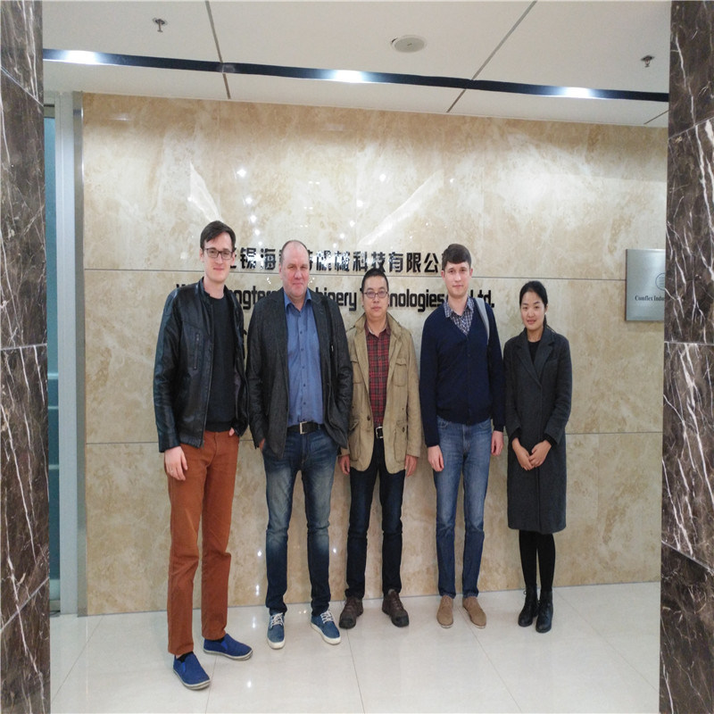 Metal Strip Winding or Rewinding Machine with Traversing Device