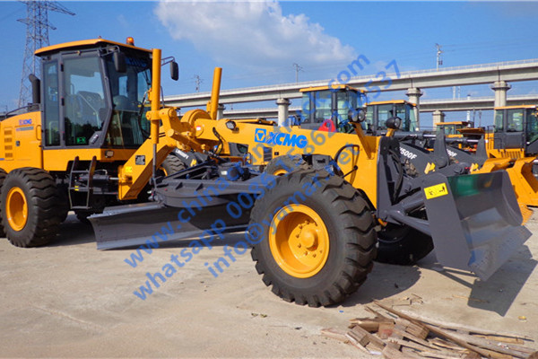 Customer order XCMG motor grader GR165 with rear ripper - Changzhou ...